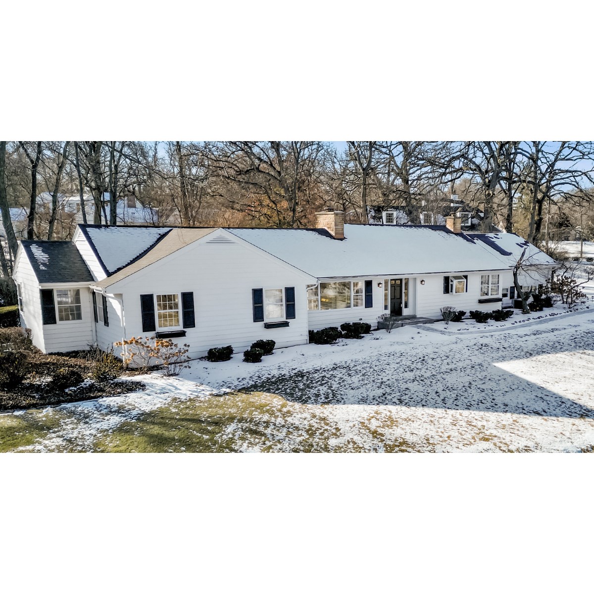 1711 Thomas Atkinson Rd., Inverness, IL 60067